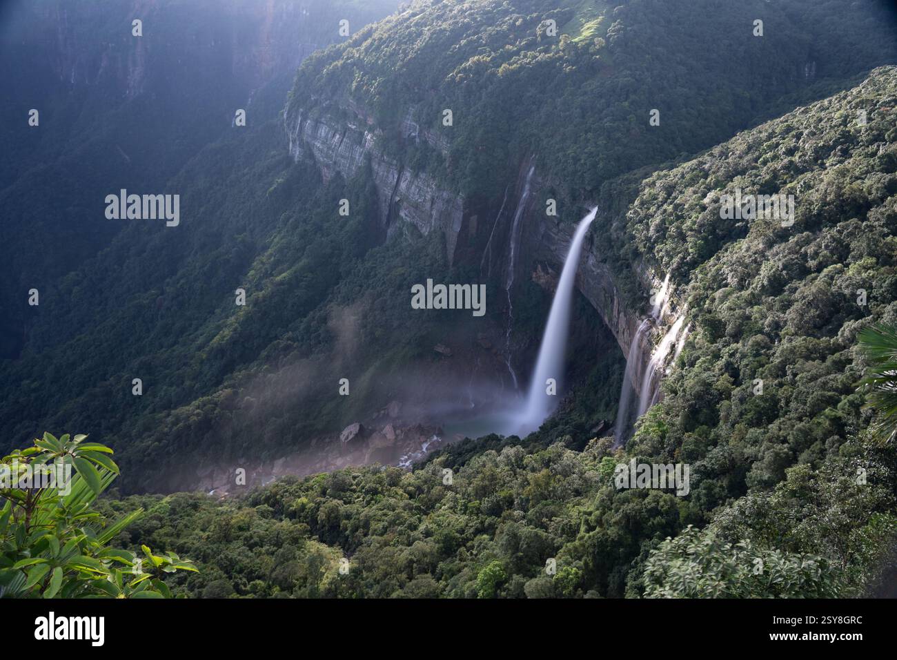 Cherrapunji, Meghalaya - India : Nohkalikai Waterfalls is the tallest ...