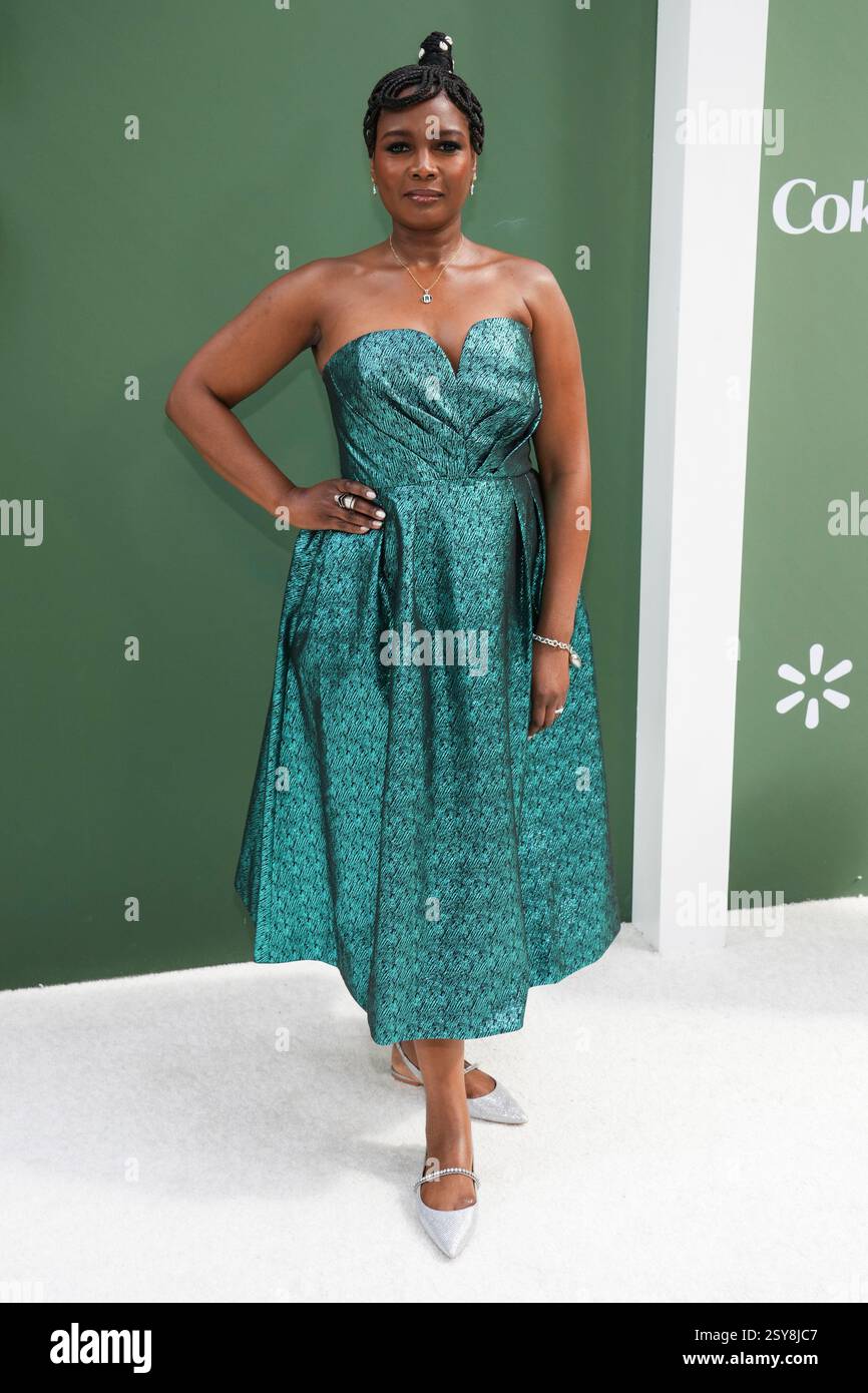 Sarah Niles arrives at the Essence Black Women in Hollywood Awards on ...