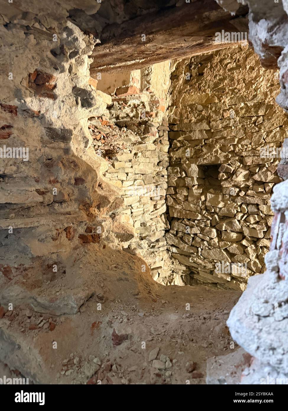 window, window into history, unesco, discovery, wall, history, stone ...