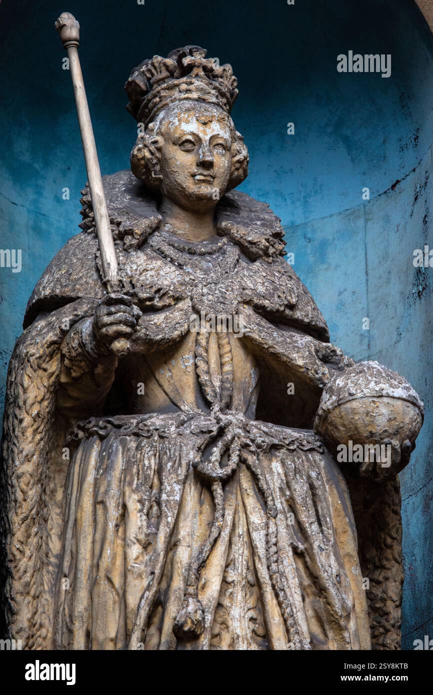 London, UK - March 23rd 2023: Elizabeth I statue, at St. Dunstan in the ...