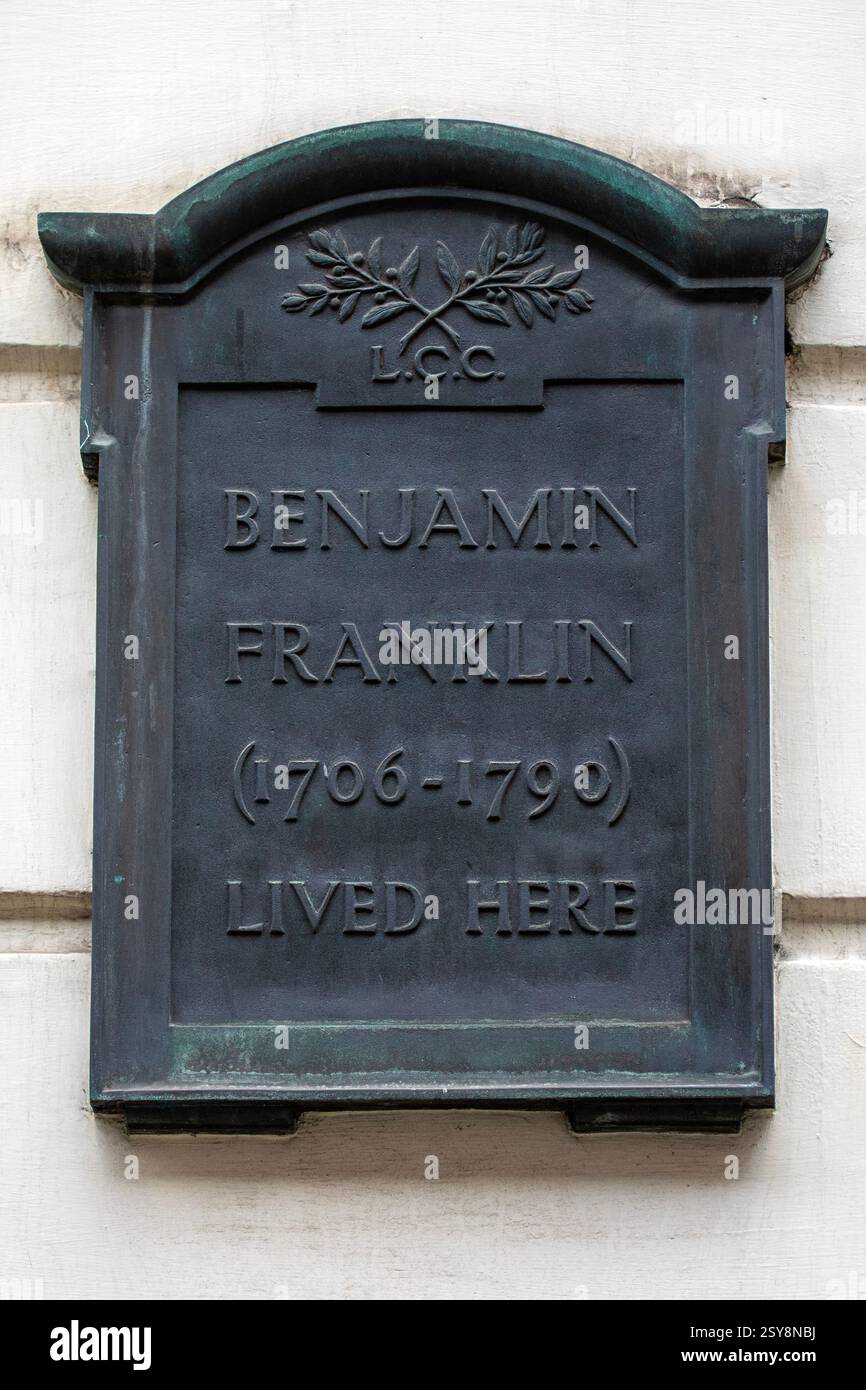 Plaque on the exterior of Benjamin Franklin House on Craven Street in ...