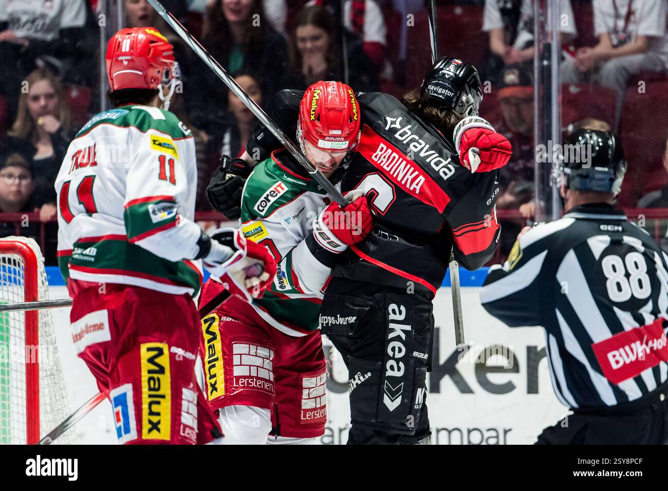 250227 Modos Alexander True och Malmö Redhawks Dominik Badinka under ...