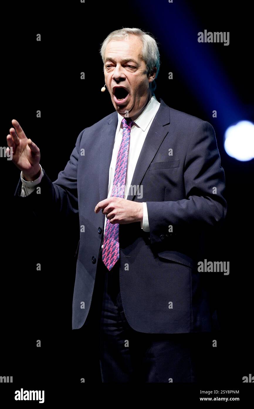Reform UK leader Nigel Farage speaking during the Reform UK Hull ...