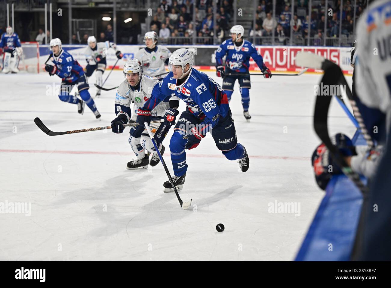 Mannheim, Deutschland. 27th Feb, 2025. Maximilian Heim (Adler Mannheim ...