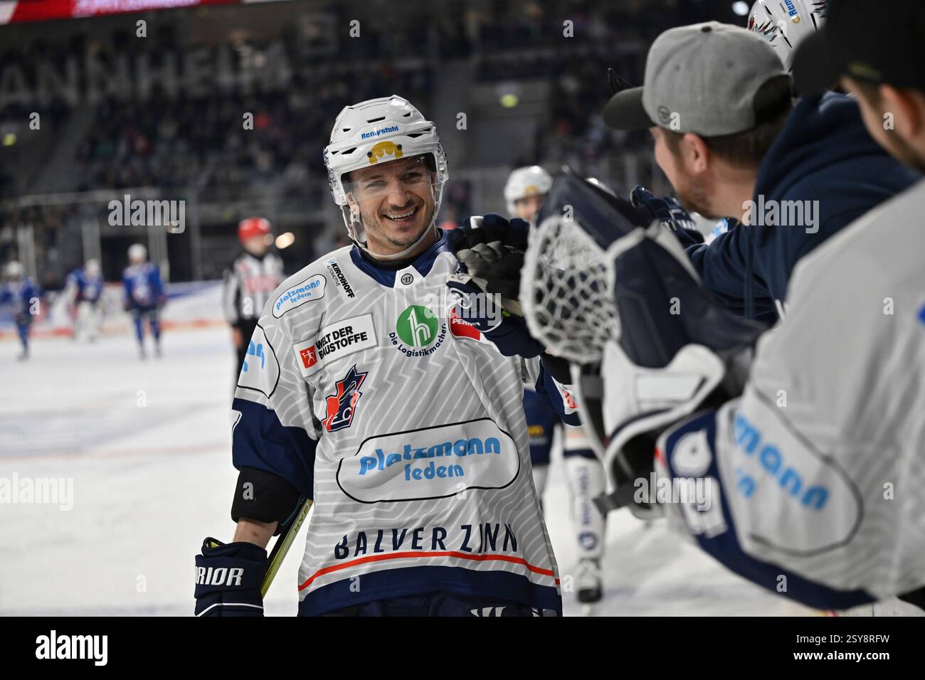 Mannheim, Deutschland. 27th Feb, 2025. Iserlohns #27 Thomas Christian ...
