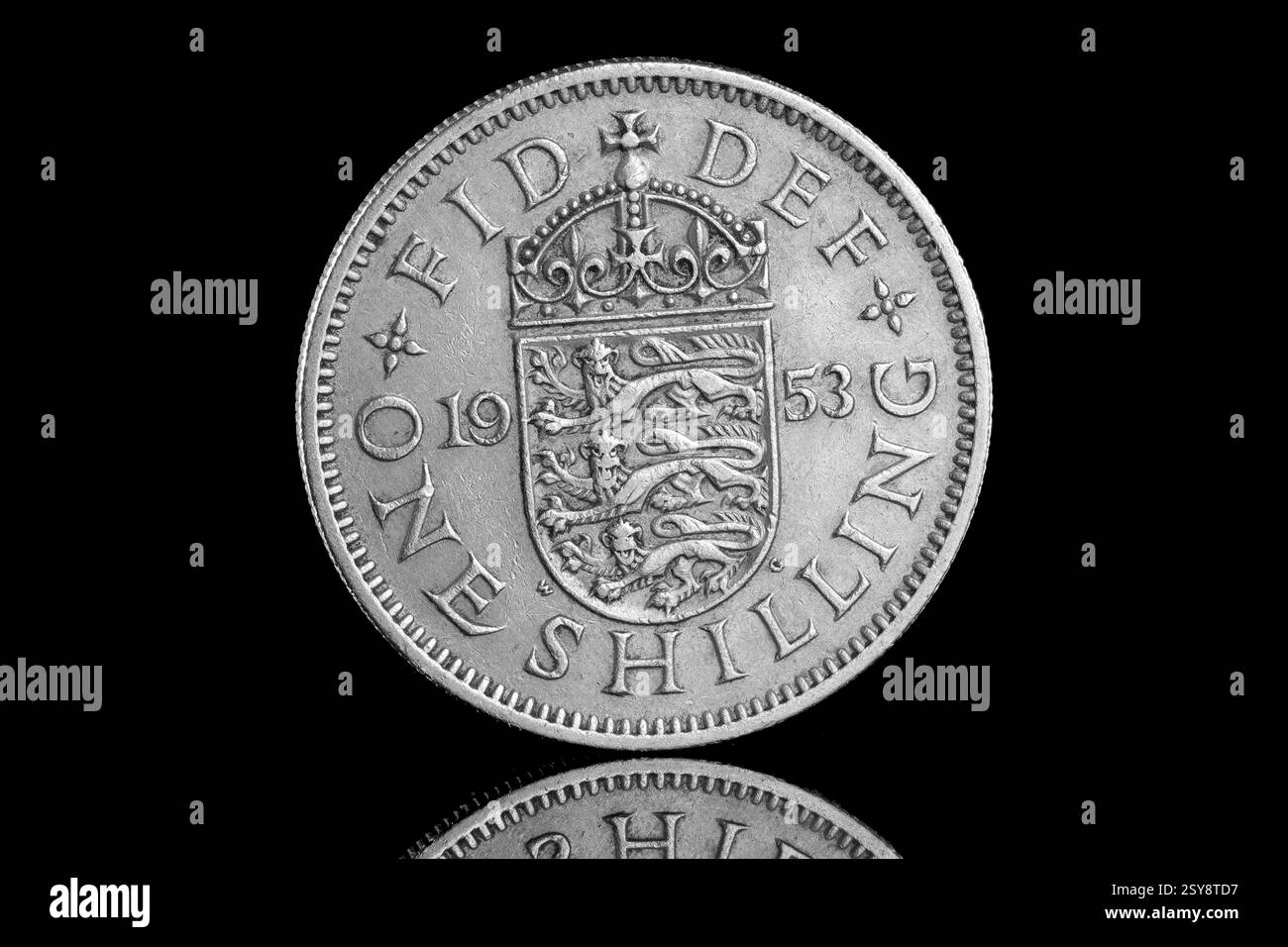 1953 United Kingdom One Shilling Coin featuring Queen Elizabeth II on ...