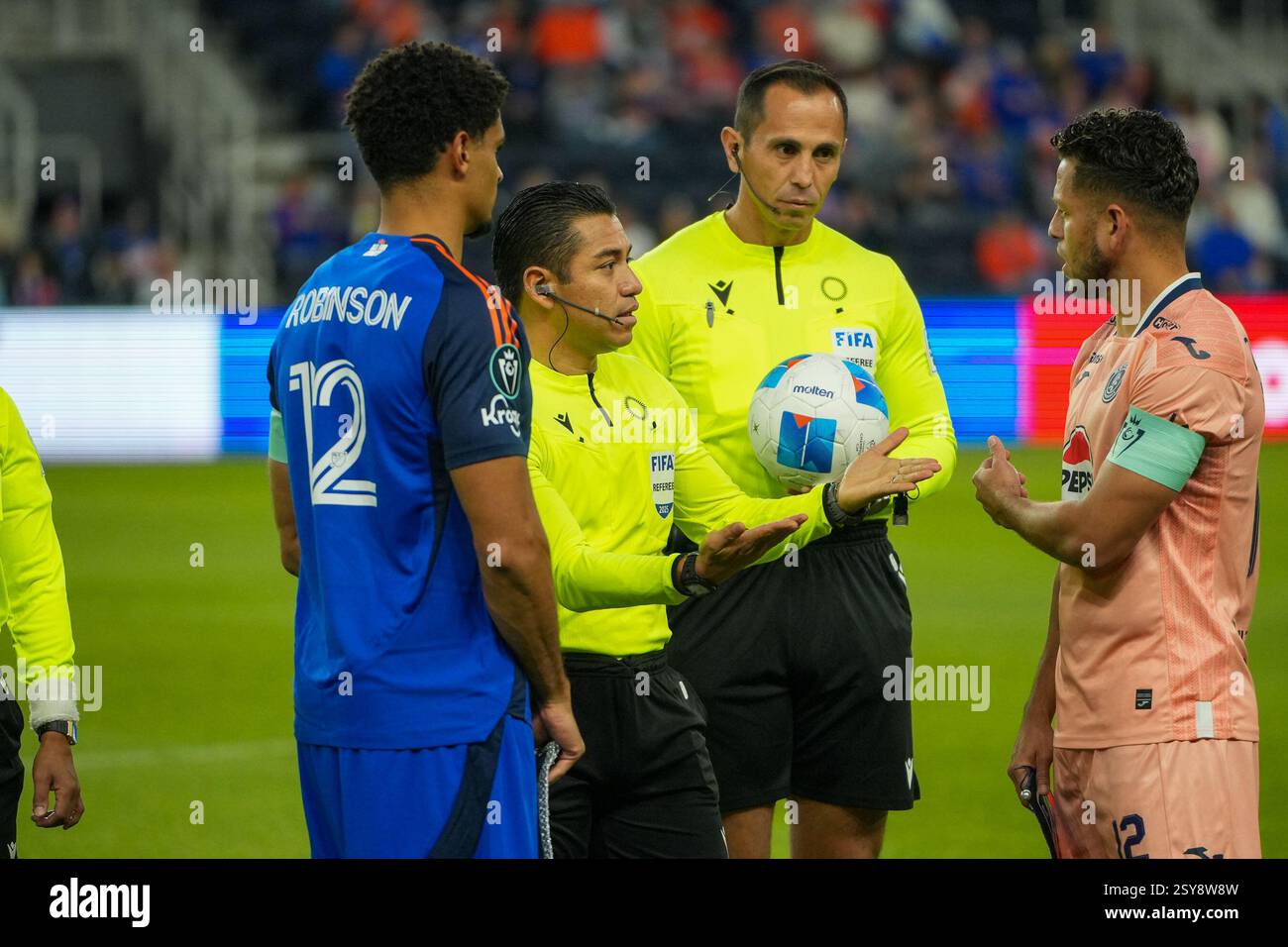 Cincinnati, Ohio, USA. 26th Feb, 2025. Miles Robinson #12 of FC ...