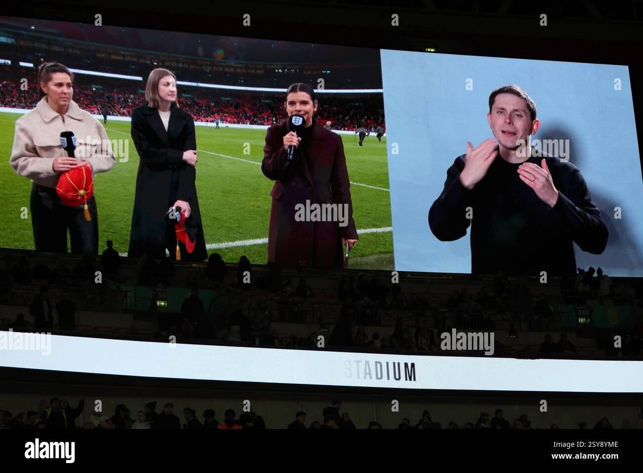 INterview Fara Willaims Ellen White BSL interpreter England Lionesses v ...
