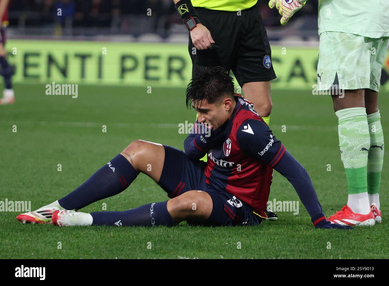 Bologna, Italia. 27th Feb, 2025. Bologna's Santiago Castro during the Italian Enilive Serie A ...