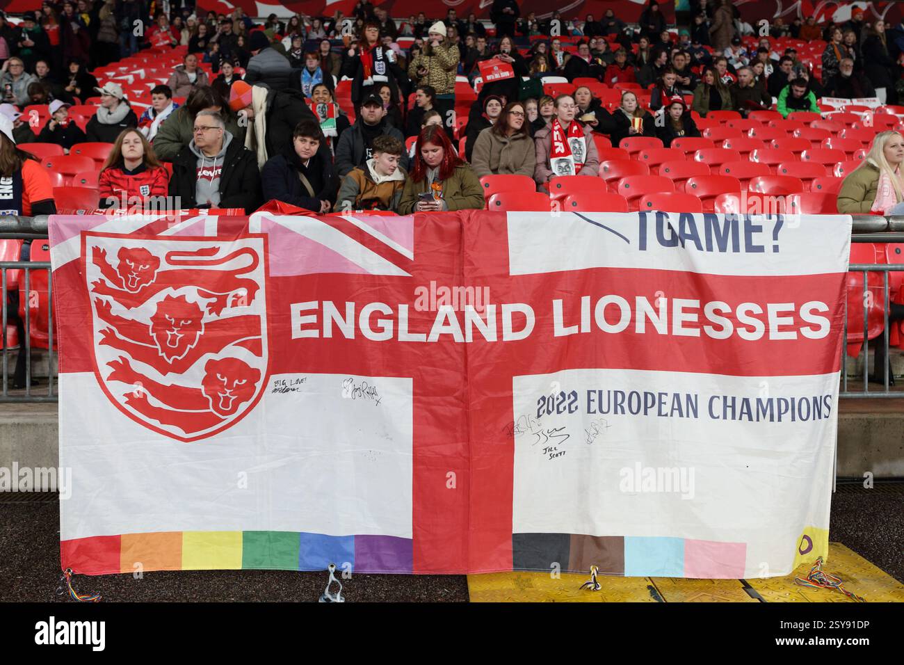 Women's football fans with flag of St George England Lionesses v Spain ...