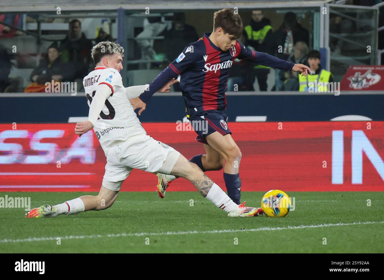 Bologna, Italia. 27th Feb, 2025. Bologna's Benjamin Dominguez fights ...