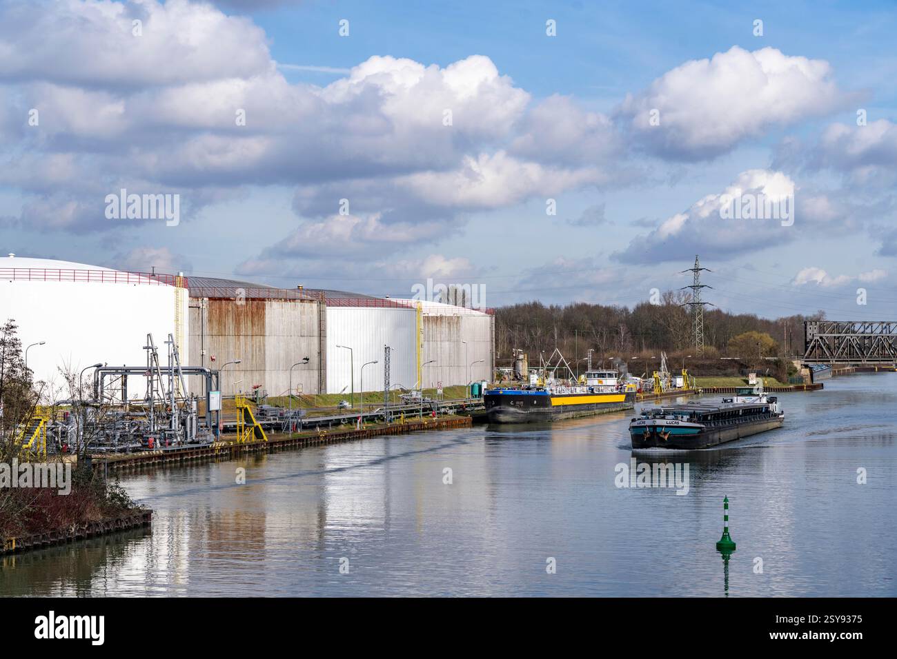 Canal harbour, loading facilities, tank farm for petroleum products of ...