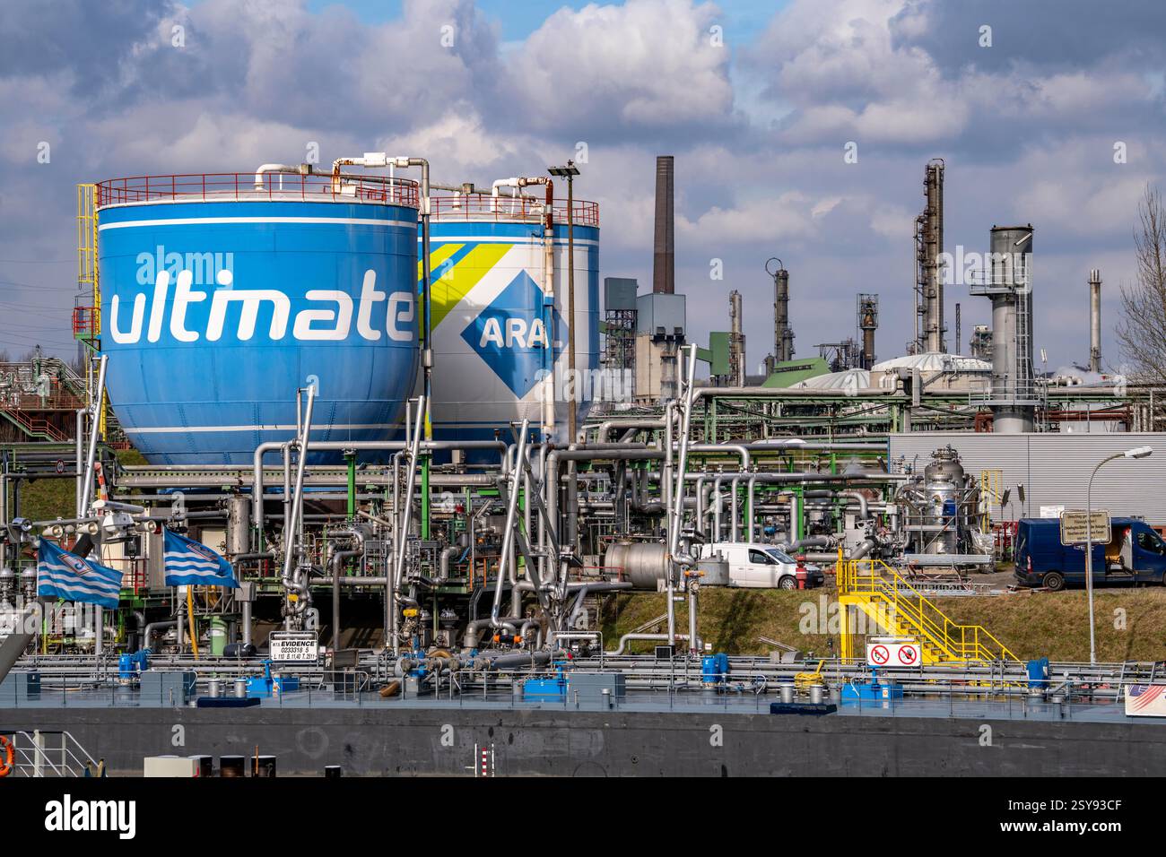 Canal harbour, loading facilities, tank farm for petroleum products of ...