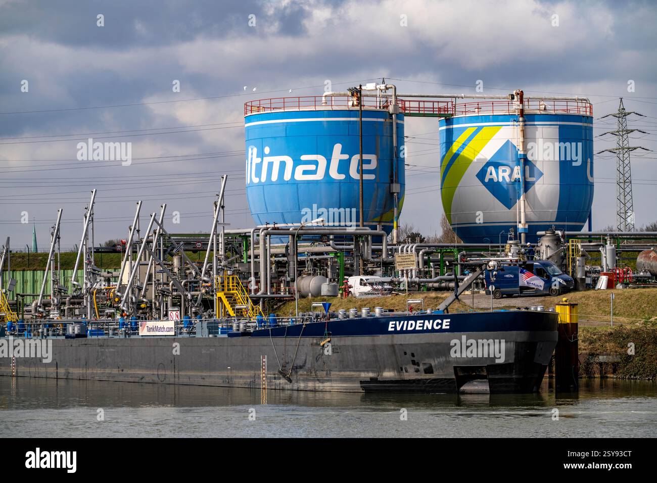 Canal harbour, loading facilities, tank farm for petroleum products of ...