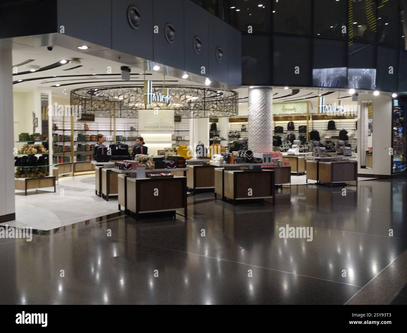 Harrods, Cafe, Duty Free Shop, Airport, Flughafen, Doha, Qatar, 2025 ...