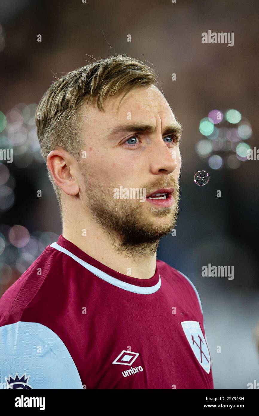 LONDON, UK - 27th Feb 2025: Jarrod Bowen of West Ham United walks out ...