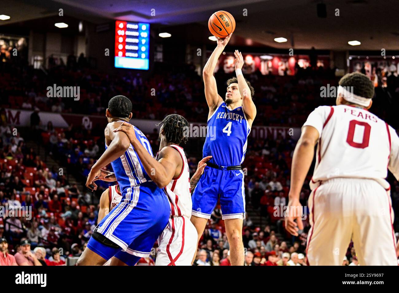 Kentucky guard Koby Brea (4) shoots the ball during the first half of ...