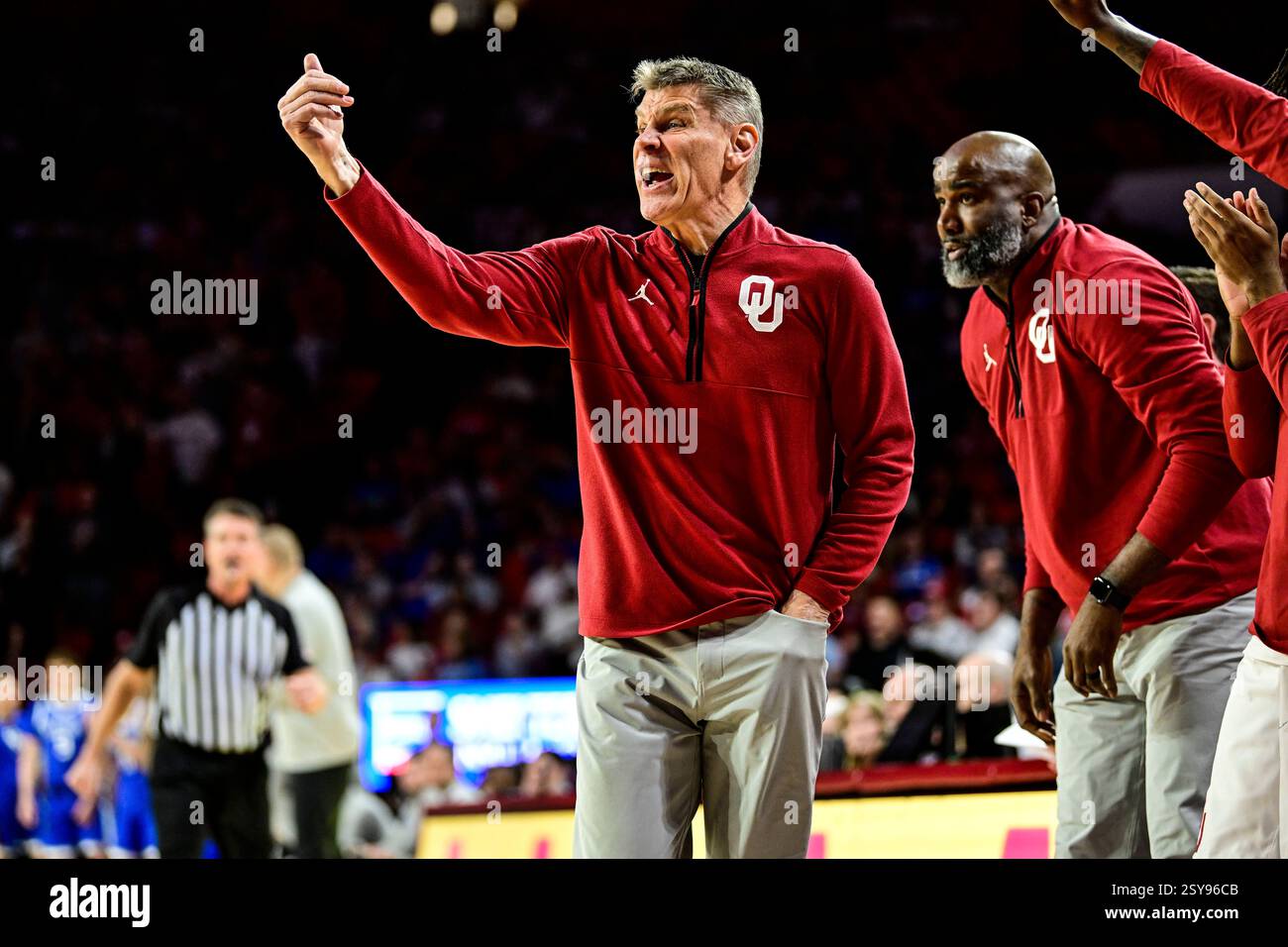 Oklahoma head coach Porter Moser gestures during the first half of an ...