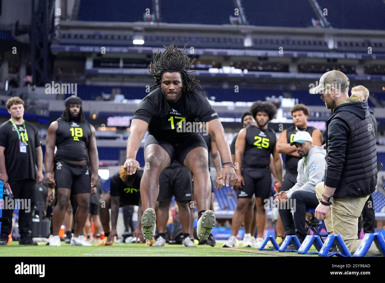 South Carolina defensive lineman Tonka Hemingway runs a drill at the ...