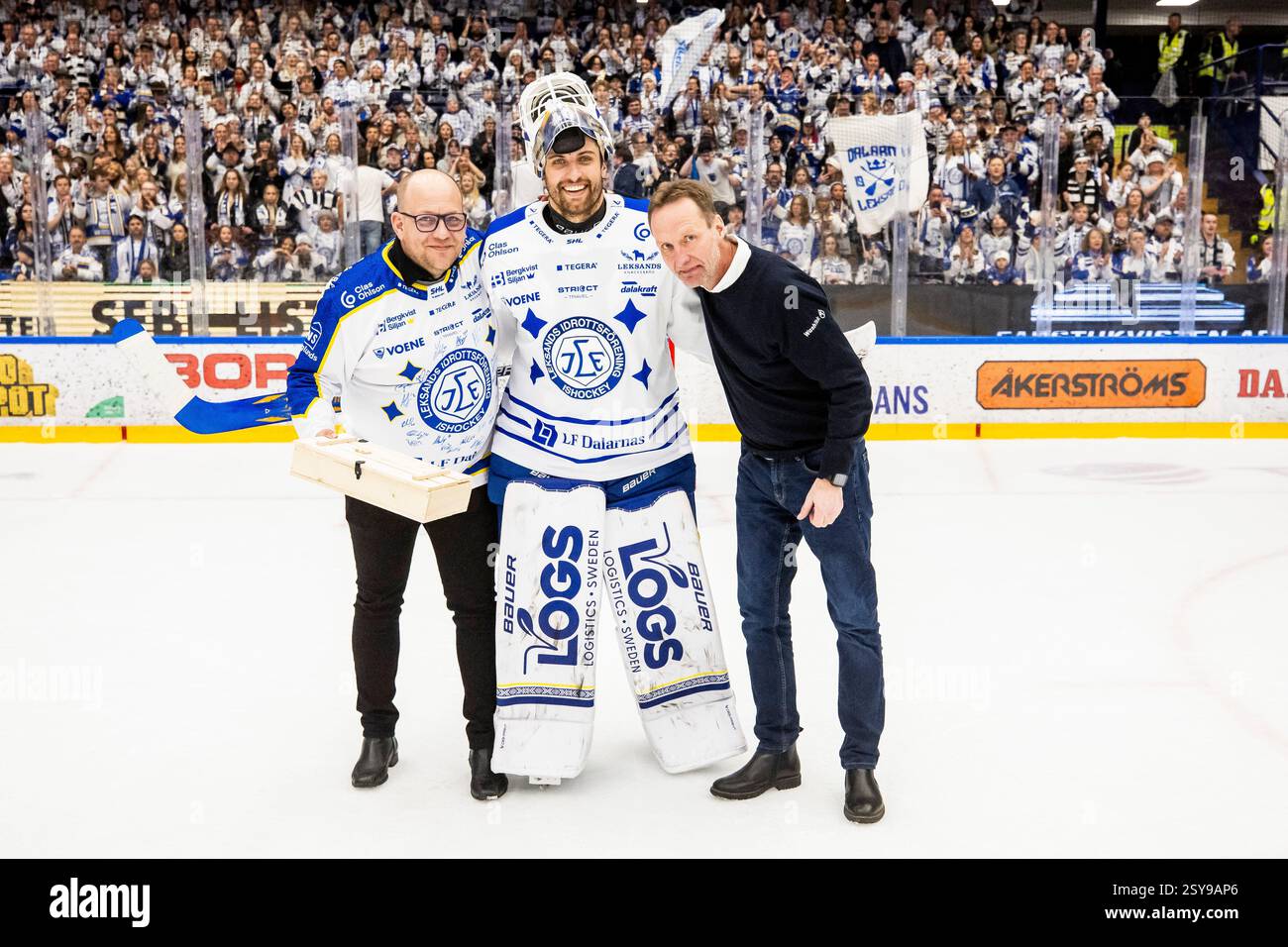 250227 Leksands målvakt Mantas Armalis utsedd till matchens lirare under ishockeymatchen i SHL ...