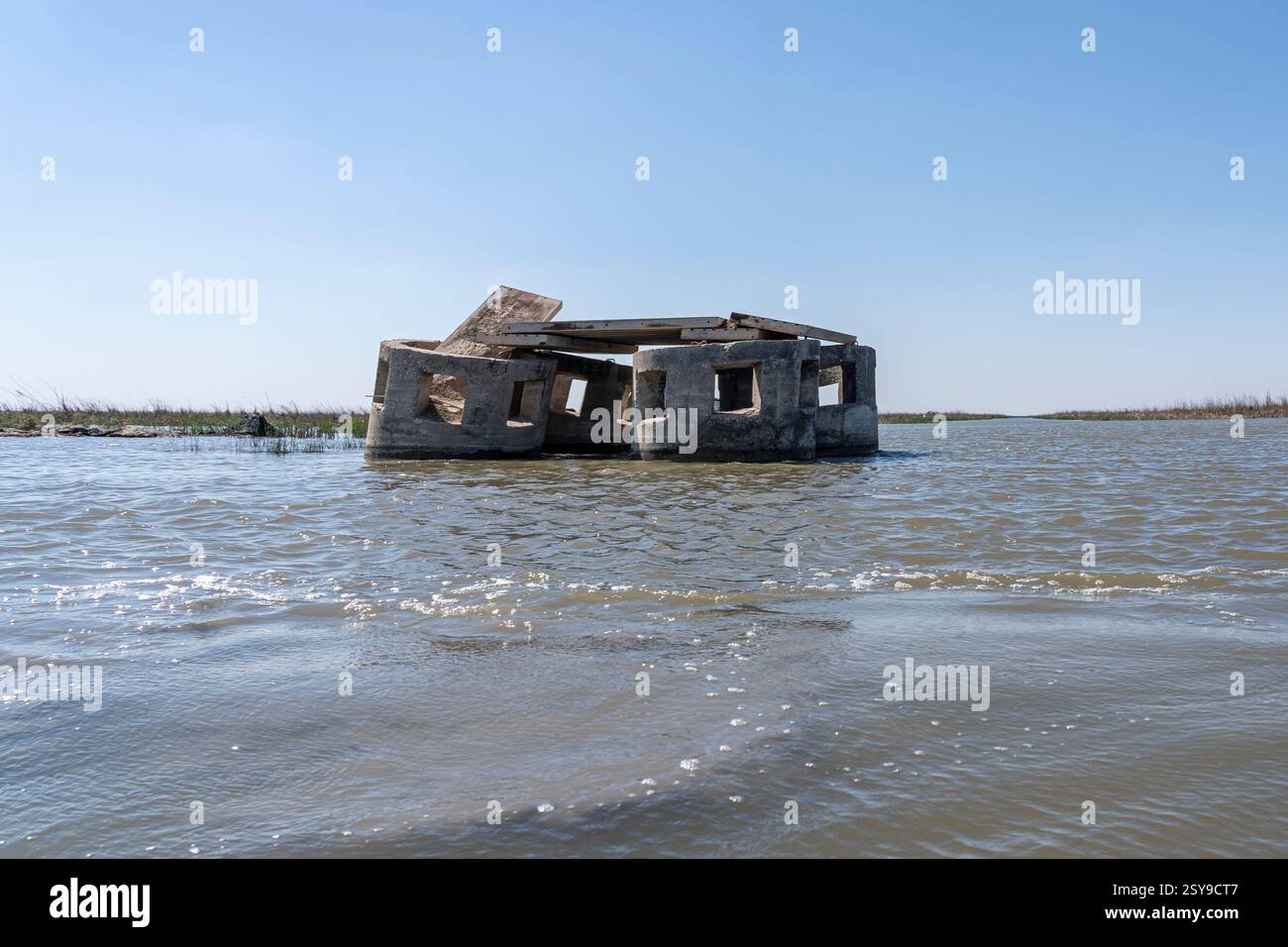 Reed house of Marsh Arabs, Mesopotamian Marshes, Ahwar of southern Iraq ...