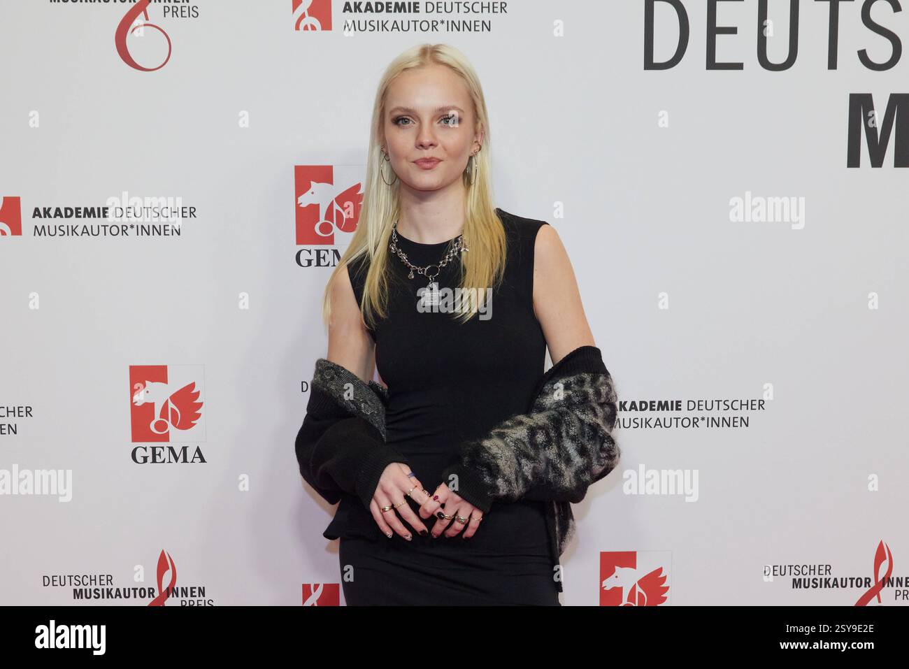 Paula Hartmann - Deutscher Musikautoren Preis 2025 im Hotel Ritz ...