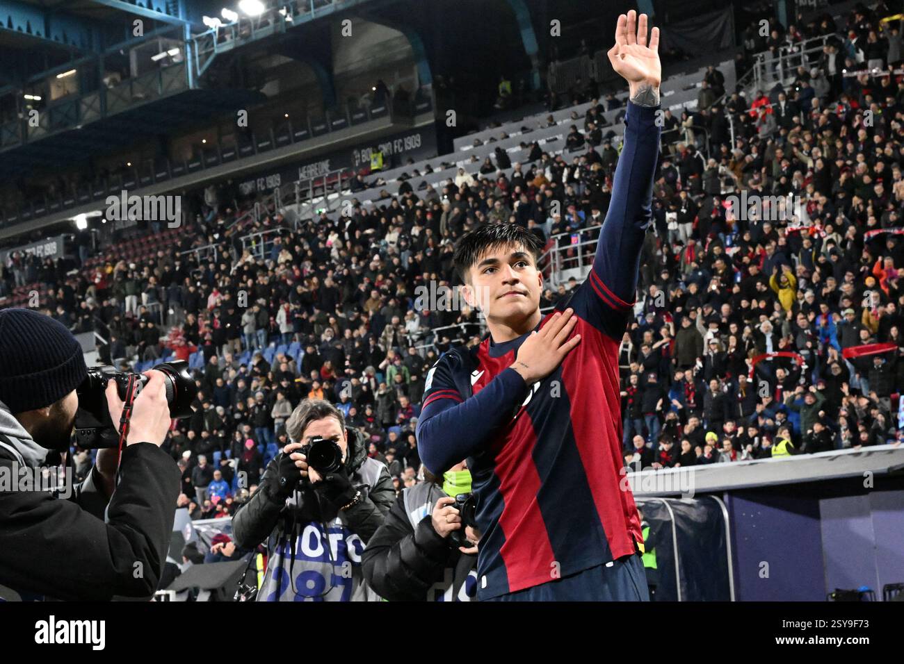 Bologna, Italy. 27th Feb, 2025. Santiago Castro (Bologna Fc) greetings ...