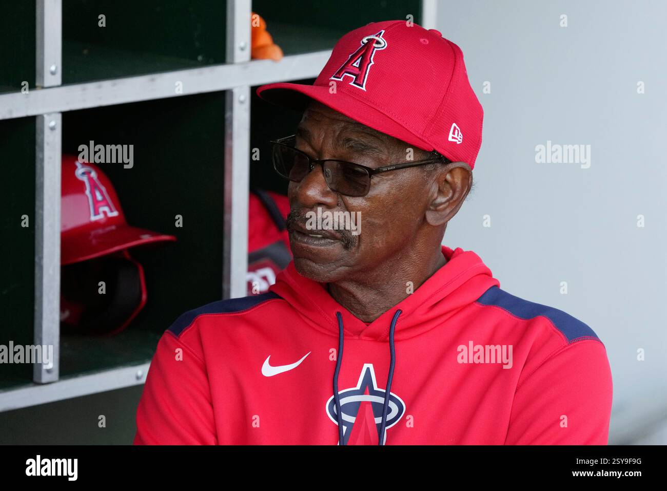 Los Angeles Angels manager Ron Washington pauses in the dugout prior to ...