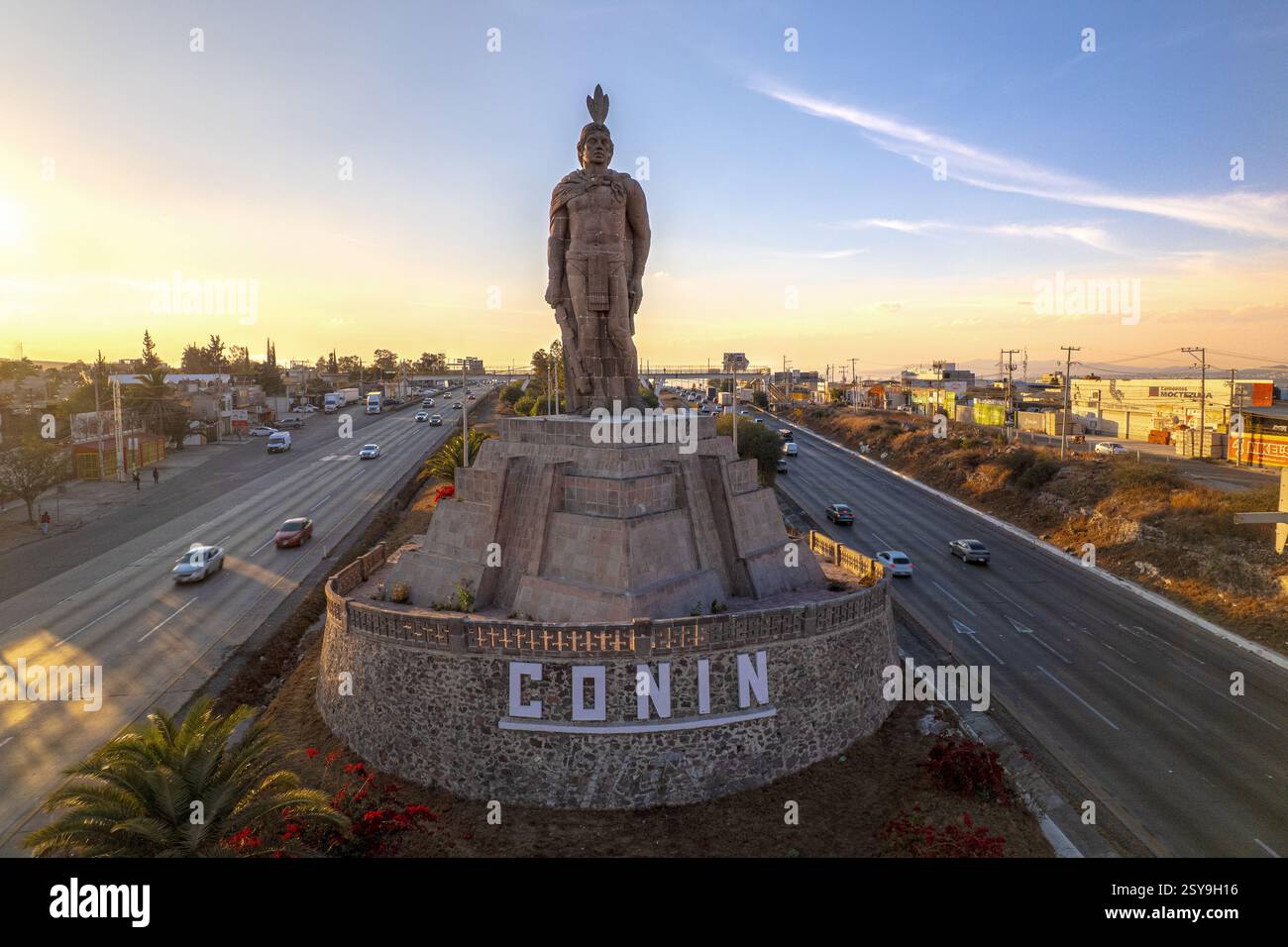 Conin, Fernando de Tapia, statue. Monument built over the 57 highway in ...