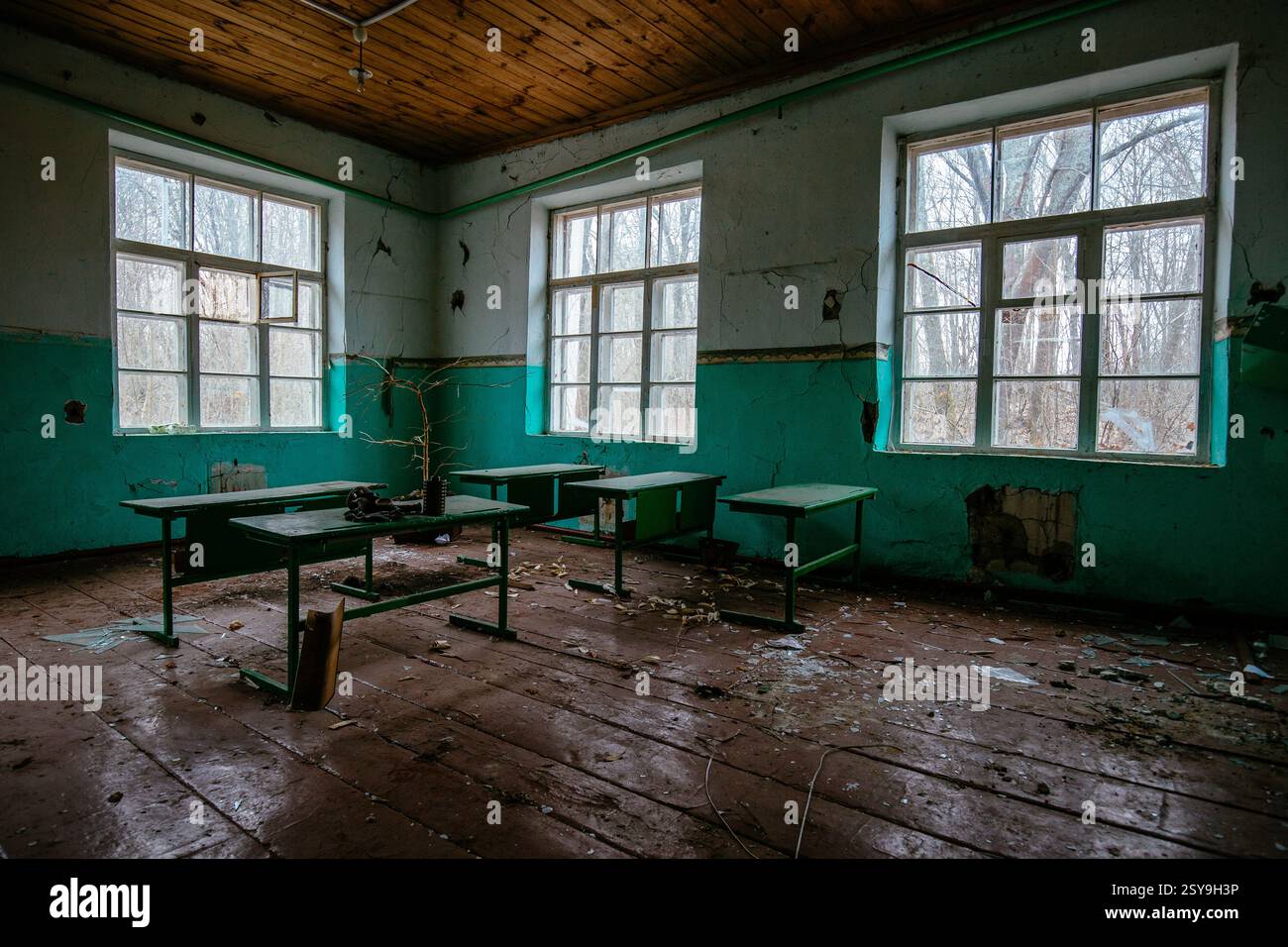 Ruined classroom in abandoned school Stock Photo - Alamy