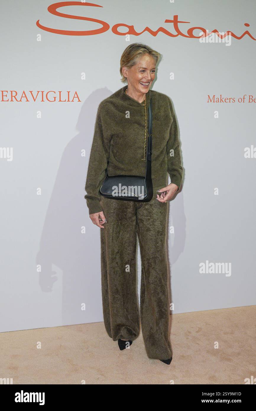 Milan, Italy. 27th Feb, 2025. Milan, Milan Women's Fashion Week: Fall ...