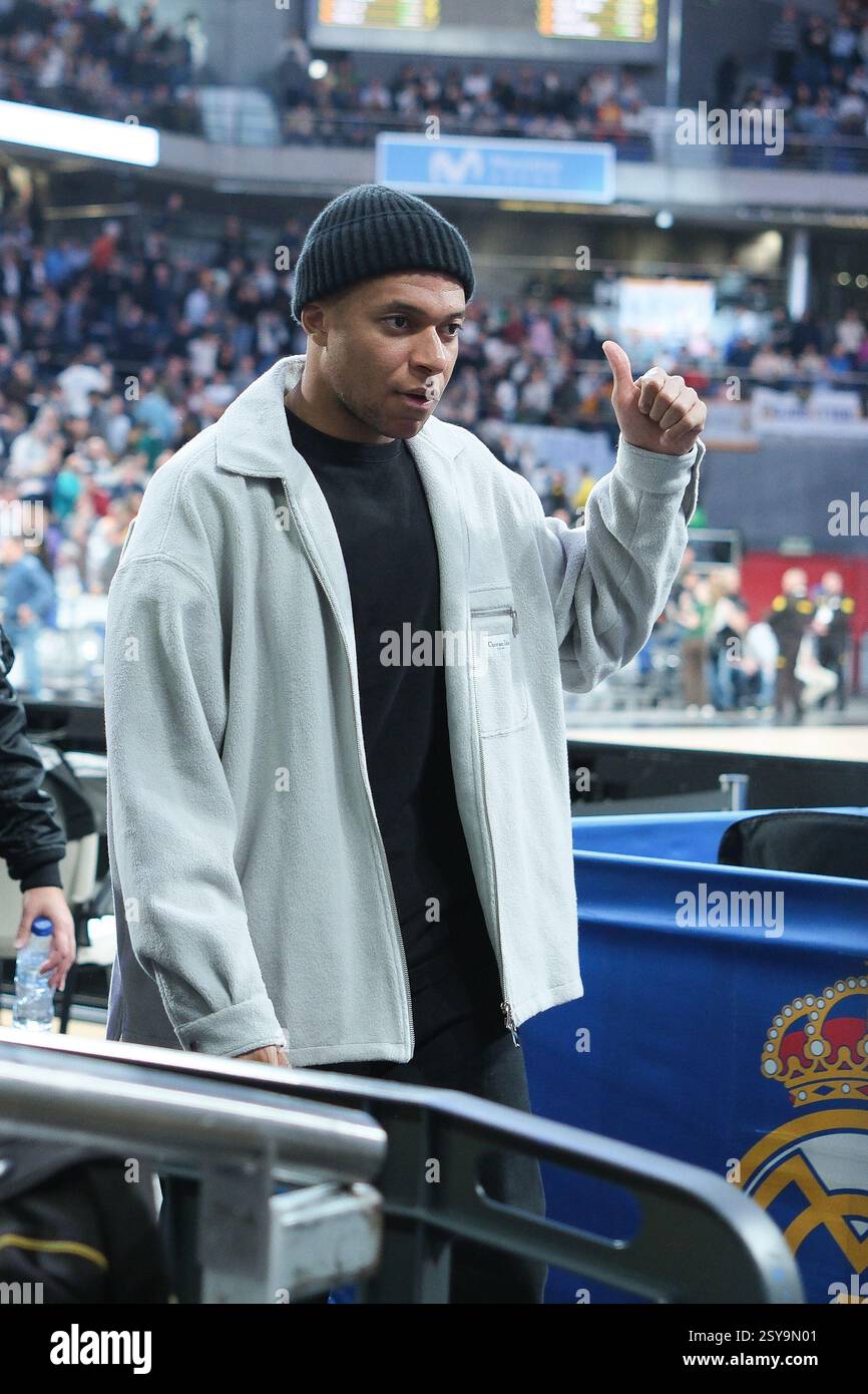 Kylian mbappé real madrid hi-res stock photography and images - Alamy