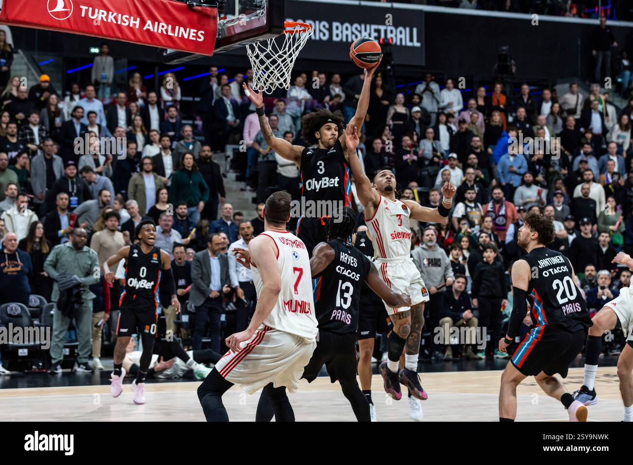 Tyson Ward (Paris Basketball, #03), Carsen Edwards (FC Bayern München ...