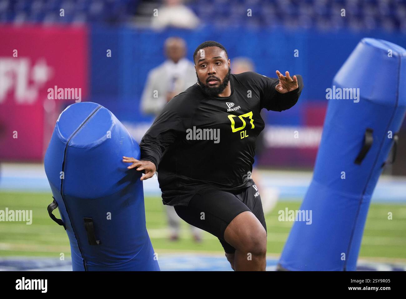 Oregon defensive lineman Jamaree Caldwell runs a drill at the NFL ...