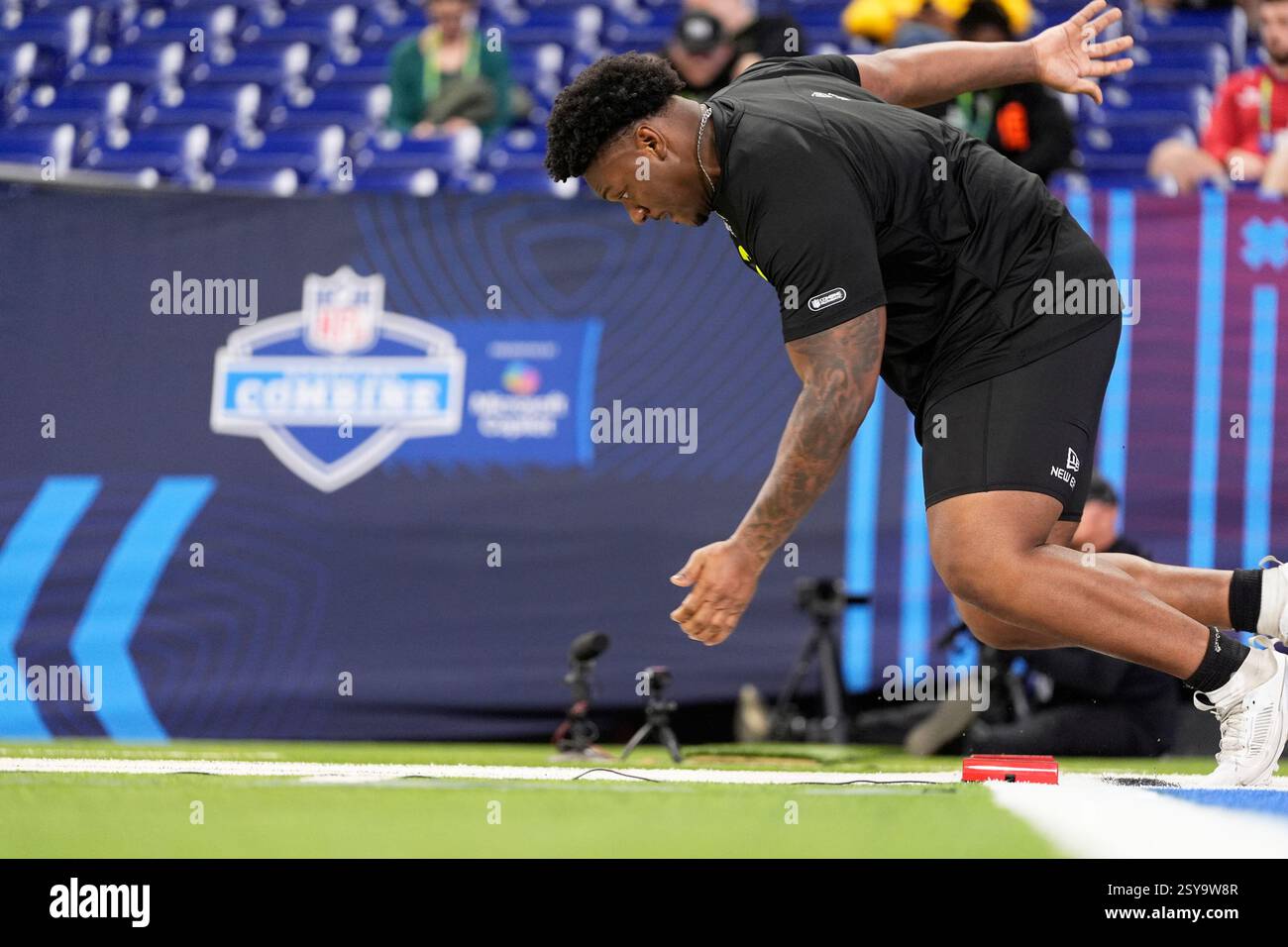 Arkansas defensive lineman Eric Gregory runs a drill at the NFL ...