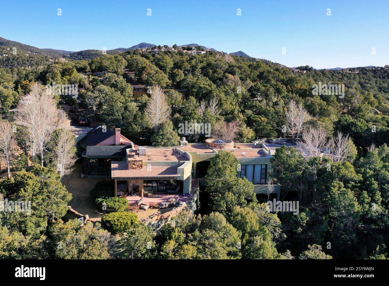 The house owned by actor Gene Hackman and his wife Betsy Arakawa stands ...