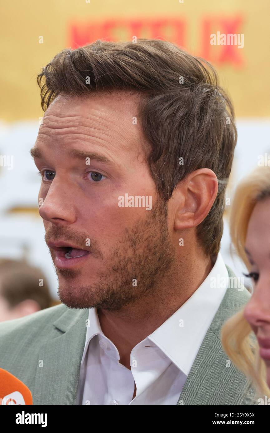 Madrid, Spain. 27th Feb, 2025. Chris Pratt attend "The Electric State ...