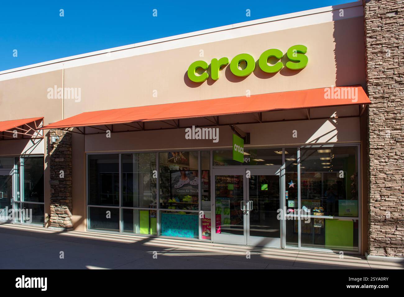 Outside a Crocs store in a shopping mall in Arizona Stock Photo - Alamy