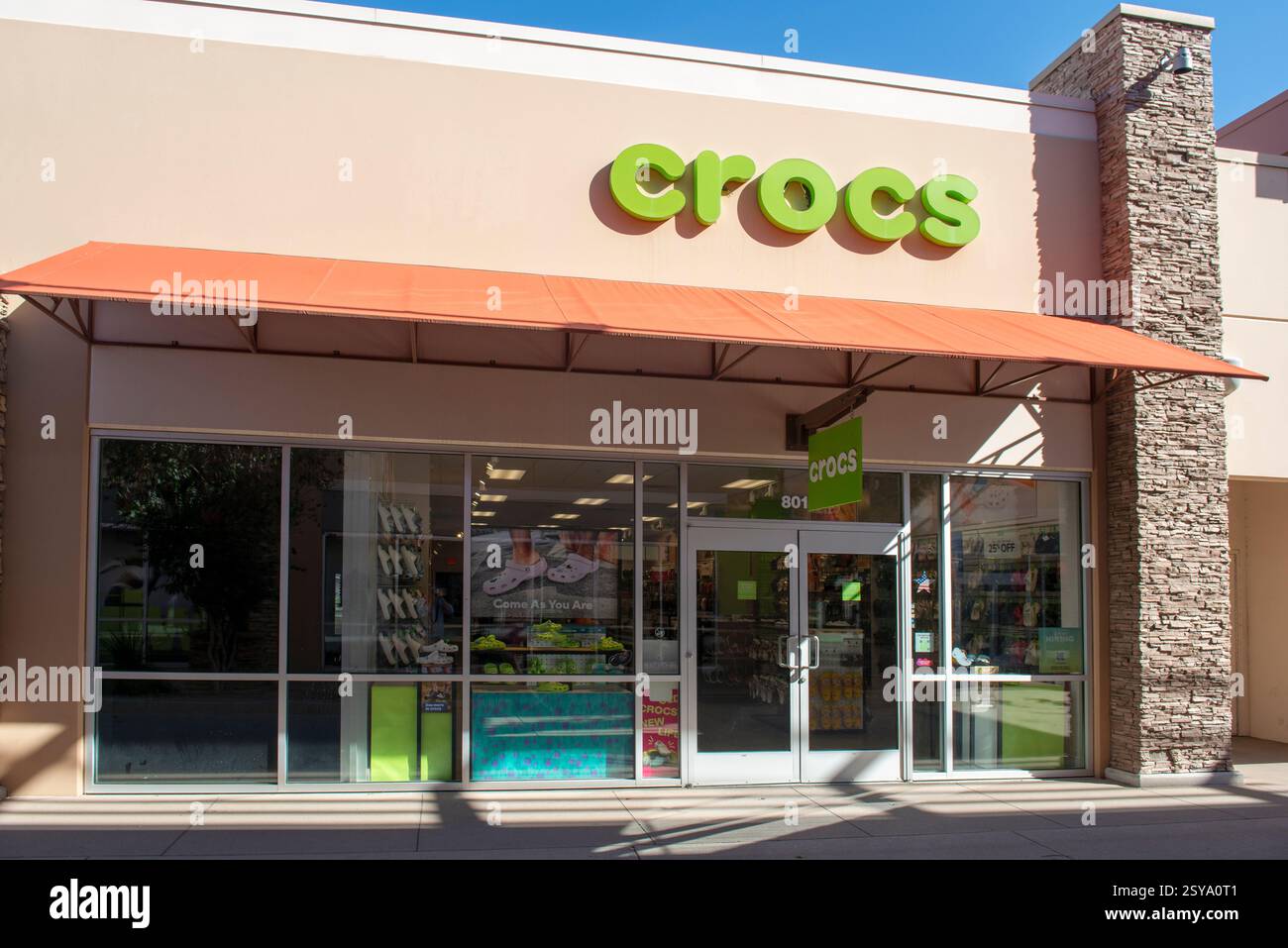 Crocs logo hi-res stock photography and images - Alamy
