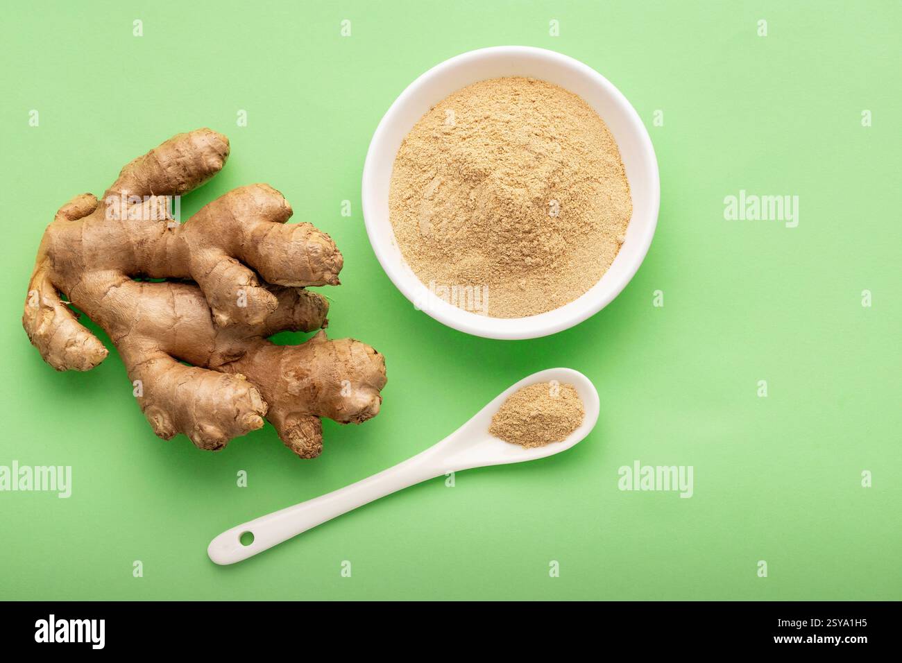 Organic ground ginger root - Zingiber officinale Stock Photo - Alamy