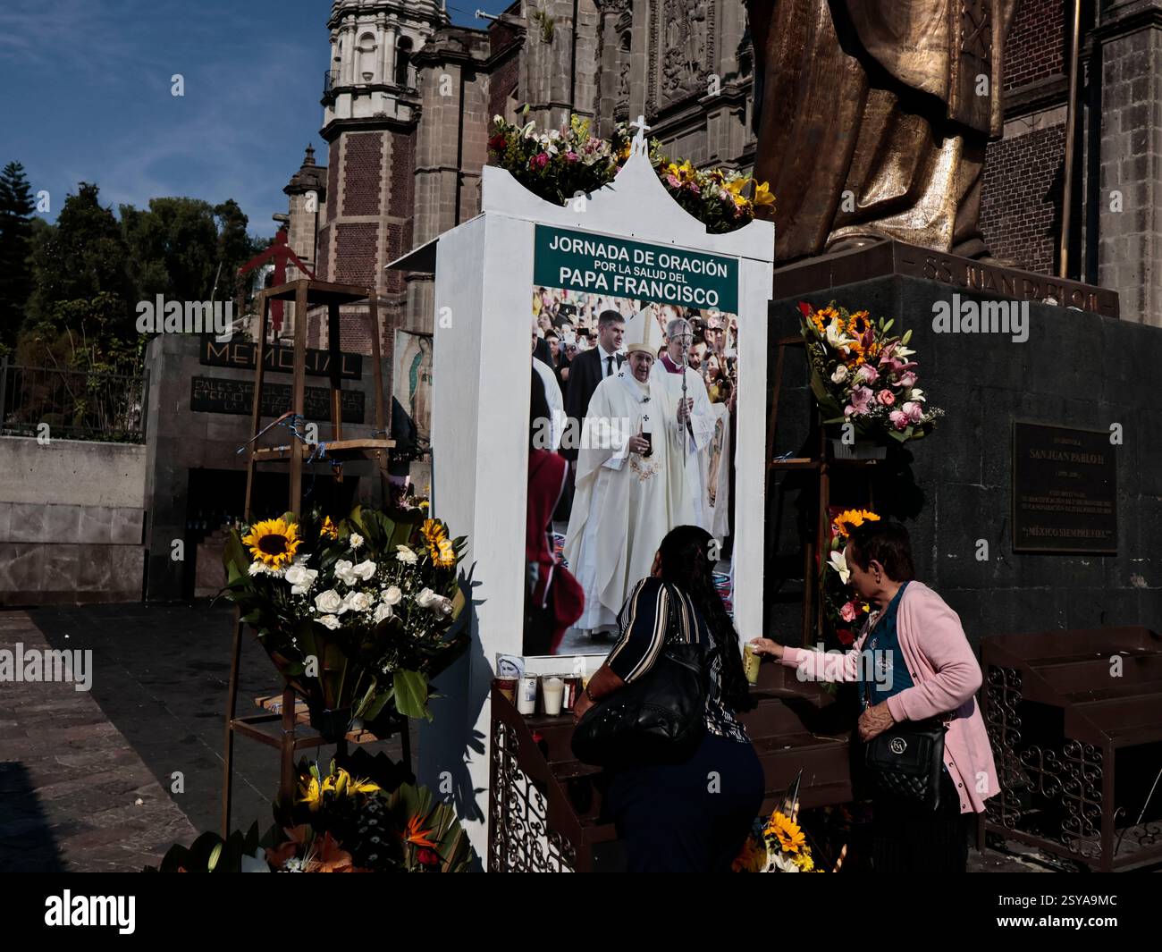 Mexico City, Cdmx, Mexico. 27th Feb, 2025. Inside the Basilica of ...