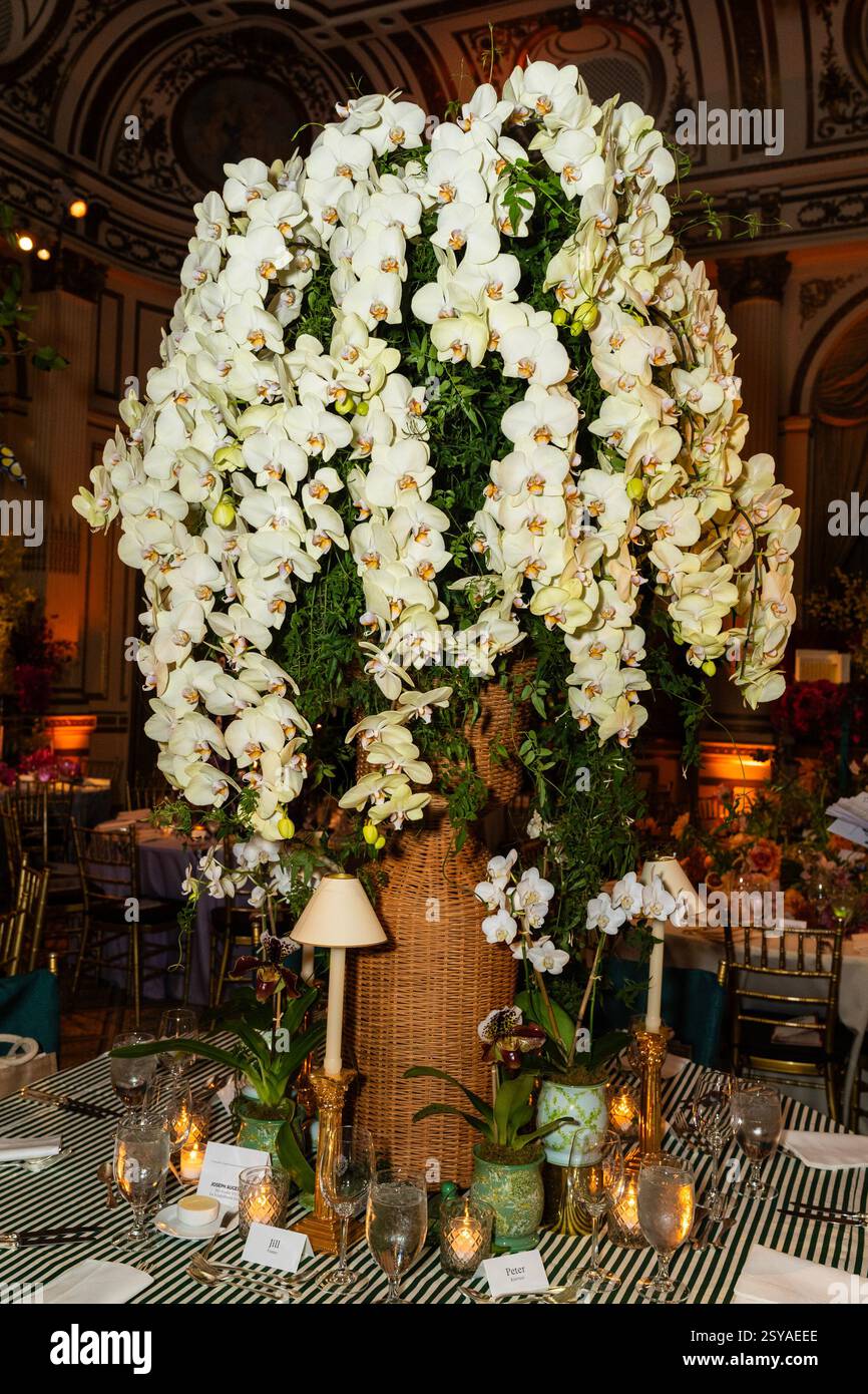 New York, USA. 27th Feb, 2025. A view of floral centerpieces at The New ...