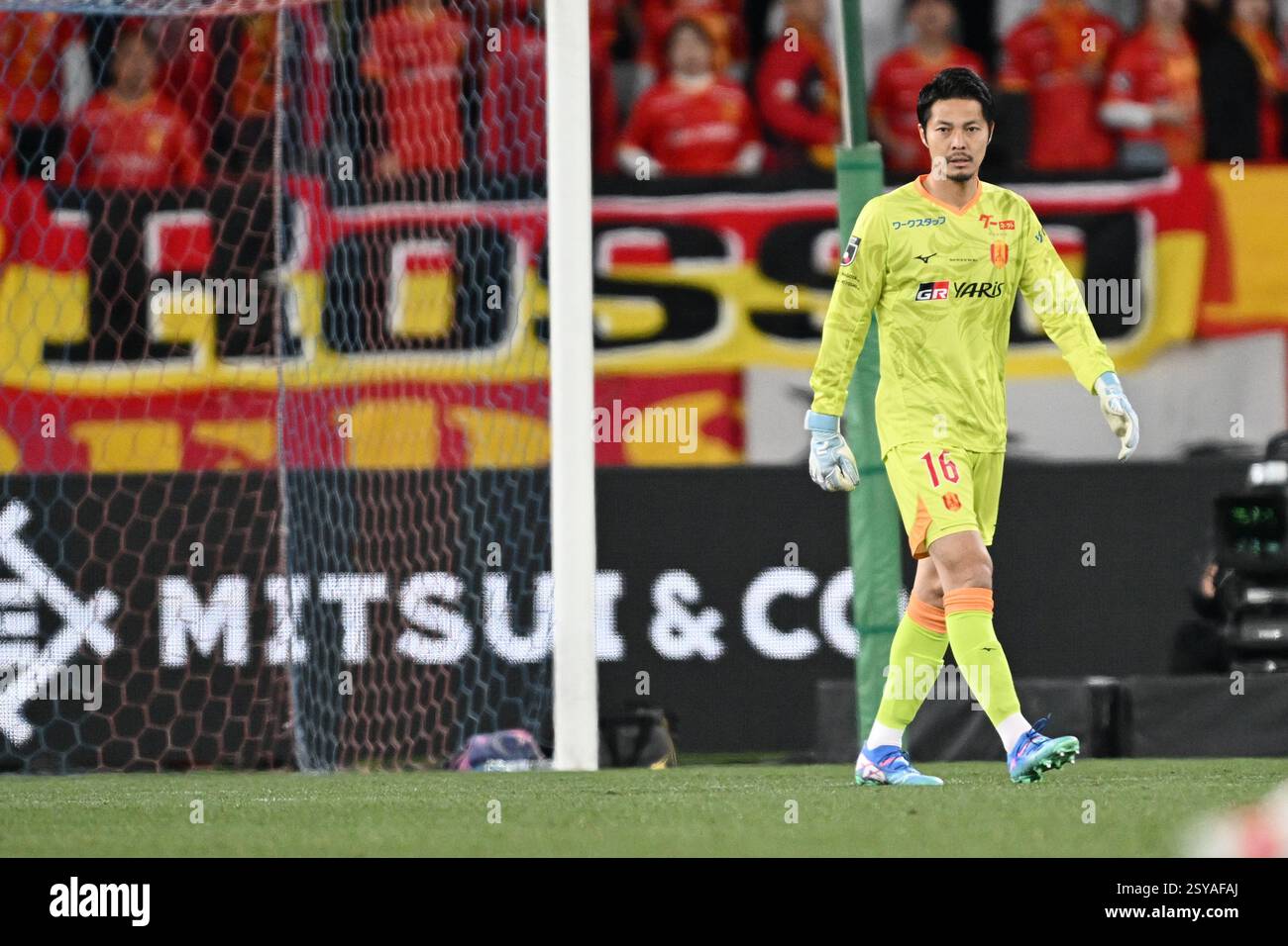 Ajinomoto Stadium, Tokyo, Japan. 26th Feb, 2025. Yohei Takeda (Grampus ...