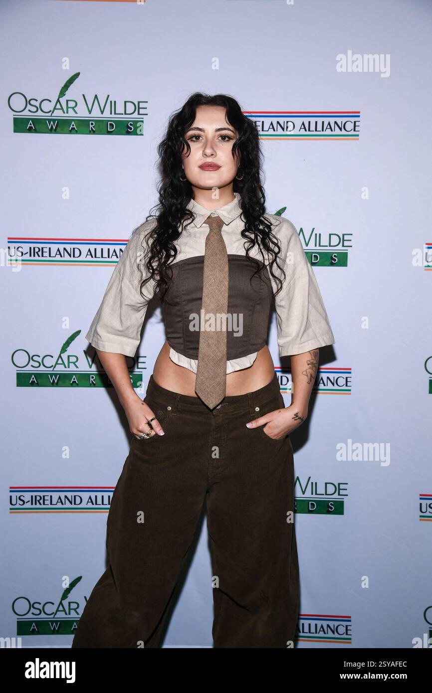 Los Angeles, USA. 27th Feb, 2025. Lenii walking the red carpet at 19th ...