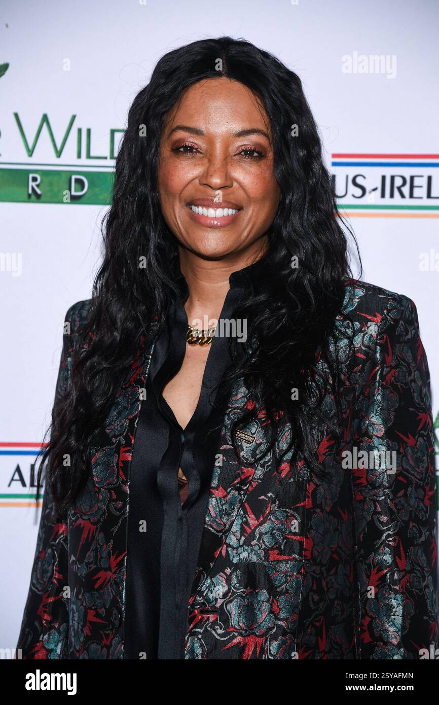 Los Angeles, USA. 27th Feb, 2025. Aisha Tyler walking the red carpet at ...