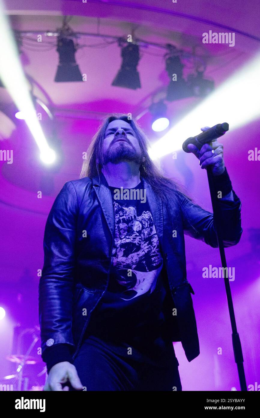 Todd La Torre, lead singer of QueensrAche, live on The Origins Tour EU ...