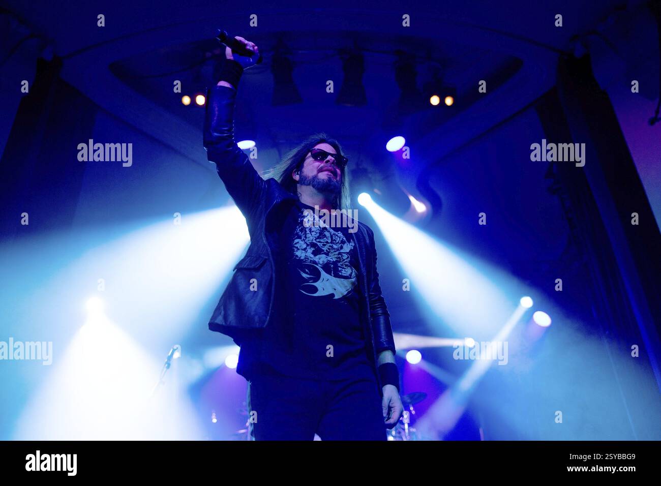Todd La Torre, lead singer of QueensrAche, live on The Origins Tour EU ...