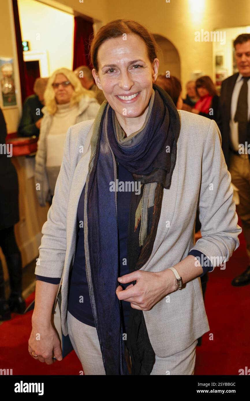 Ulrike Frank at the premiere ofOma Trick with Brigitte Grothum and ...