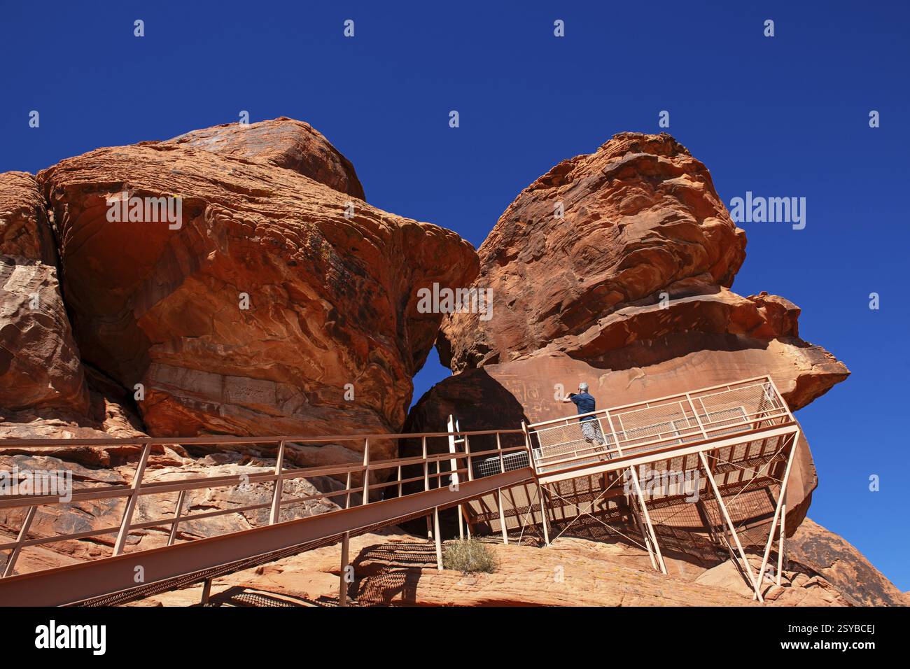 Atlatl Rock with rock carvings of the Nuwu and Southern Paiute ...
