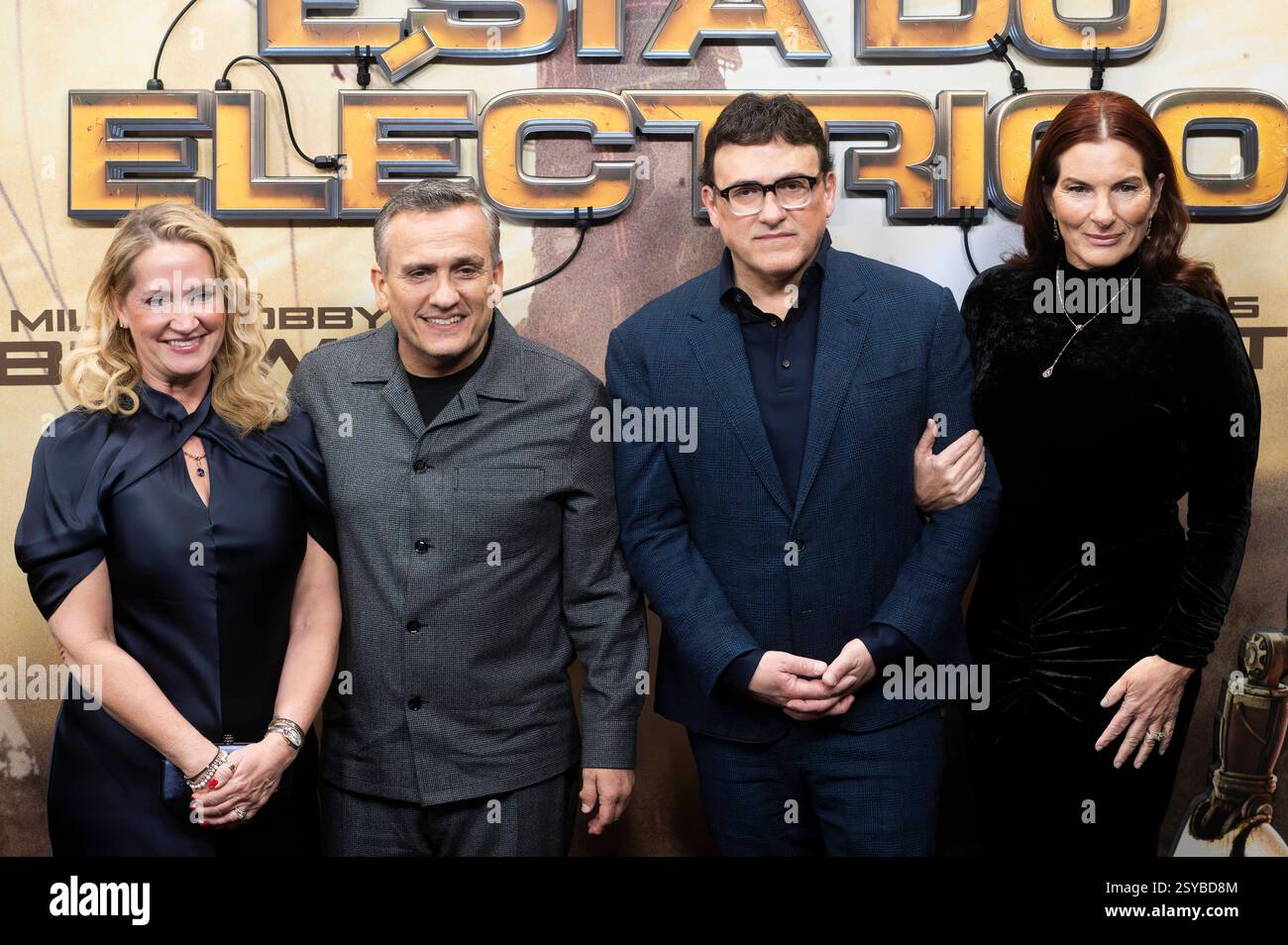 Joe Russo mit Ehefrau Alicia Russo und Anthony Russo mit Ehefrau Ann ...